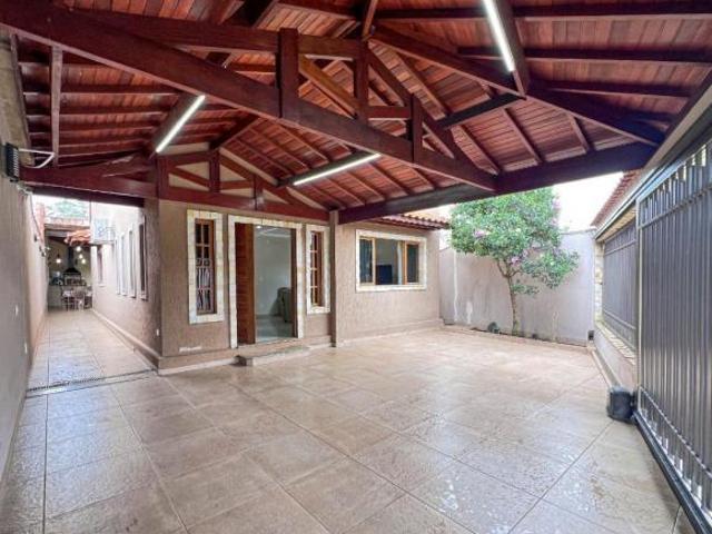 Sobrado para venda em Bocaina com 2 quartos, sendo 1 suíte, 267m²