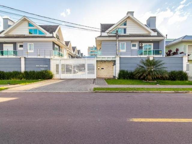 Sobrado para venda em Boqueirão de 160.00m² com 3 Quartos, 1 Suite e 2 Garagens
