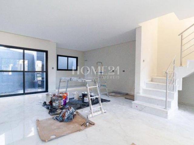 Sobrado para venda em Boqueirão de 194.96m² com 4 Quartos, 3 Suites e 2 Garagens