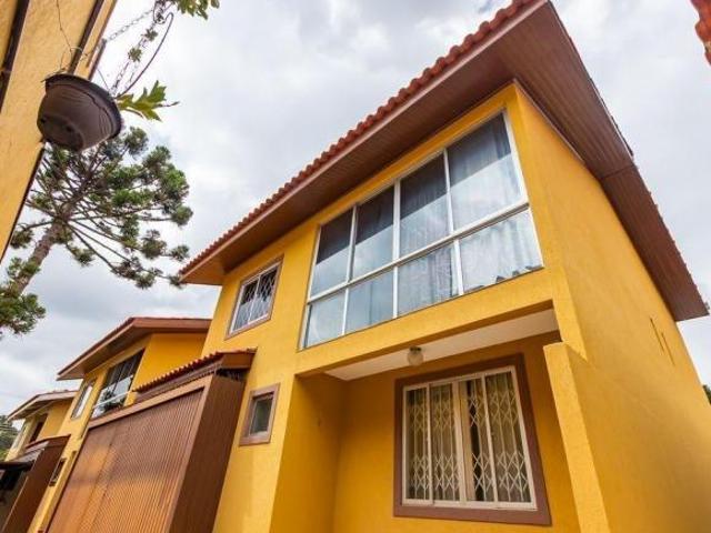 Sobrado para venda em Boqueirão de 130.19m² com 3 Quartos, 1 Suite e 2 Garagens