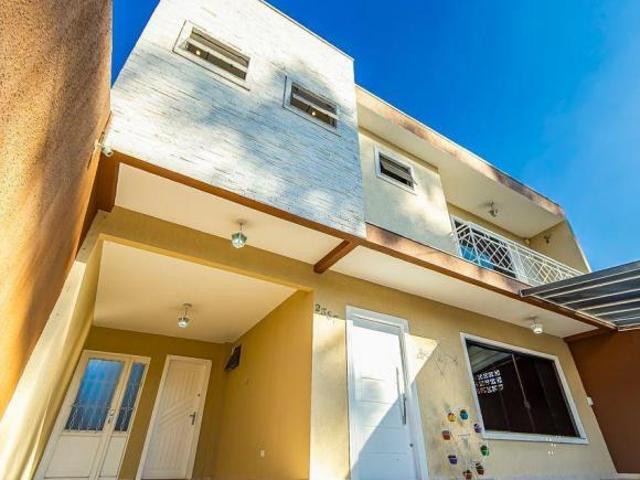 Sobrado para venda em Boqueirão de 340.00m² com 4 Quartos, 2 Suites e 3 Garagens