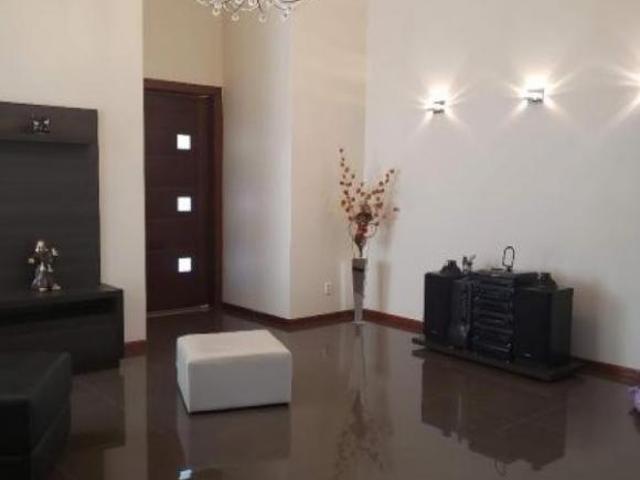 Sobrado para venda em Bosque Sao Carlos de 346.00m² com 3 Quartos, 3 Suites e 4 Garagens