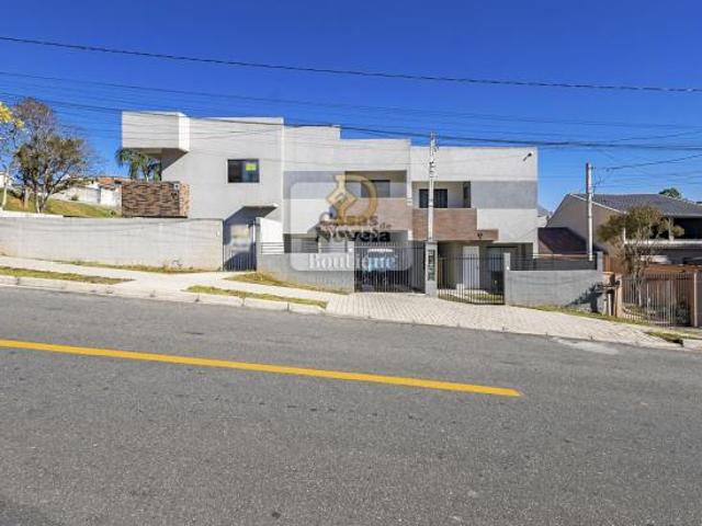 Sobrado para venda em Barreirinha de 118.00m² com 3 Quartos, 1 Suite e 2 Garagens