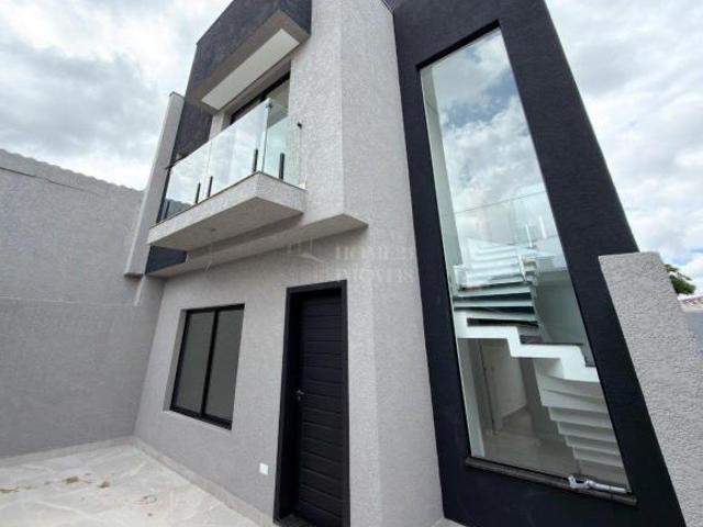 Sobrado para venda em Barreirinha de 113.00m² com 4 Quartos, 1 Suite e 2 Garagens