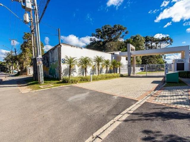 Sobrado para venda em Barreirinha de 124.00m² com 3 Quartos, 1 Suite e 2 Garagens