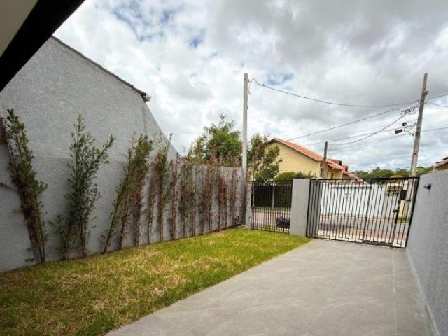 Sobrado para venda em Barreirinha de 152.00m² com 3 Quartos, 3 Suites e 2 Garagens