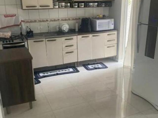 Sobrado para venda em Barreirinha de 220.00m² com 2 Quartos, 1 Suite e 3 Garagens