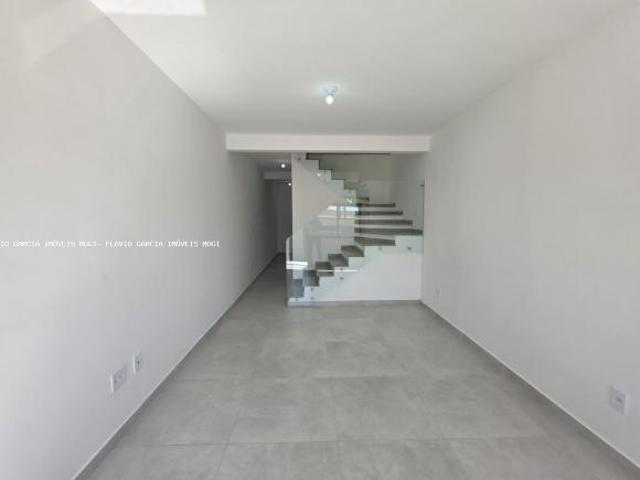 Sobrado para venda em Braz Cubas de 130.00m² com 3 Quartos, 1 Suite e 2 Garagens