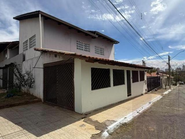 Sobrado para Venda em Goiânia, Parque das Laranjeiras, 4 dormitórios, 4 banheiros, 4 vagas
