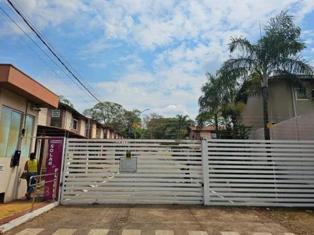 Sobrado para Venda em Goiânia, Residencial Center Ville, 3 dormitórios, 2 suítes, 3 banheiros, 2 vag