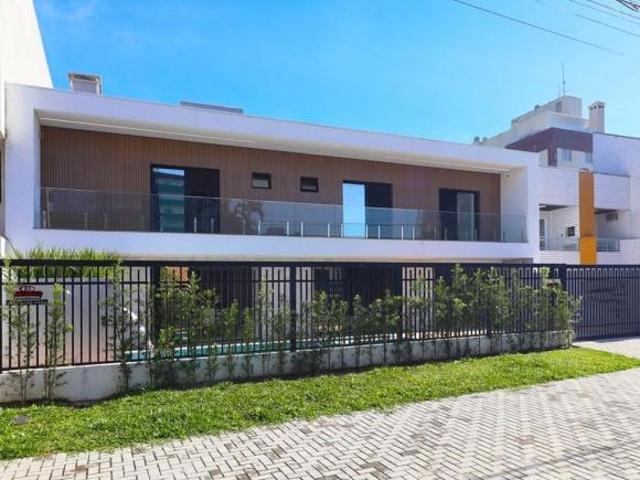 Sobrado para Venda em Guaratuba, Centro, 4 dormitórios, 4 suítes, 5 banheiros, 3 vagas