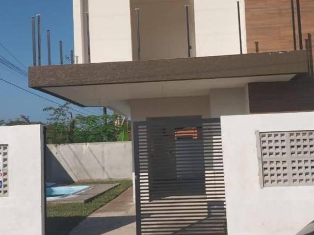 Sobrado para venda em Guaratuba de 97.00m² com 3 Quartos, 1 Suite e 1 Garagem