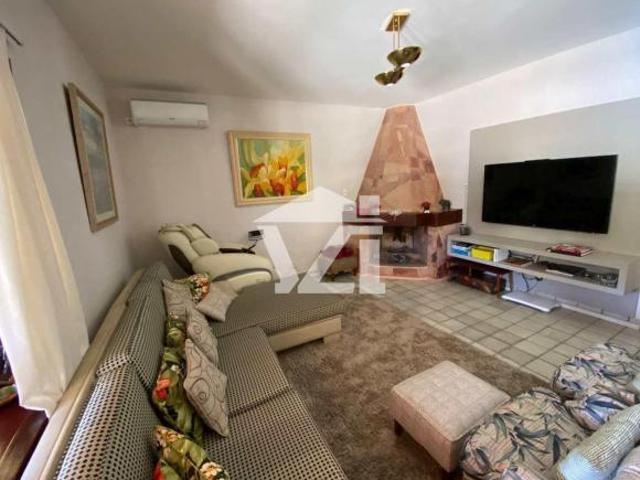 Sobrado para venda em Guararema de 3000.00m² com 5 Quartos, 3 Suites e 6 Garagens