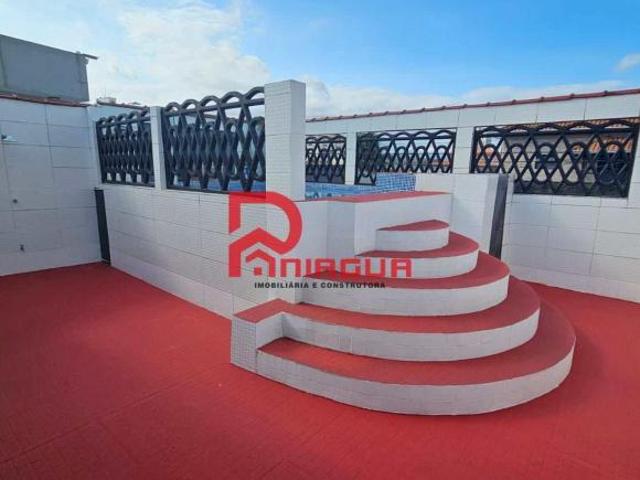 Sobrado para venda em Guilhermina de 190.00m² com 3 Quartos, 1 Suite e 3 Garagens