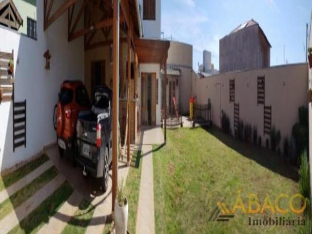 Sobrado para venda em Embare de 106.00m² com 4 Quartos, 1 Suite e 10 Garagens