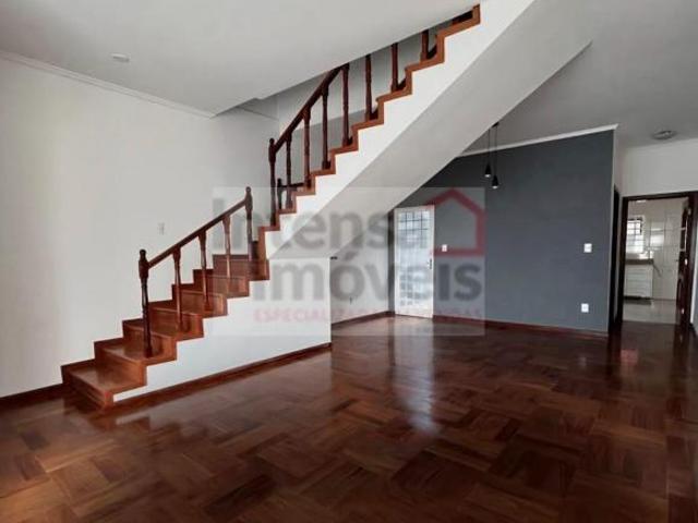Sobrado para venda em Esplanada Independência de 175.00m² com 3 Quartos, 1 Suite e 1 Garagem