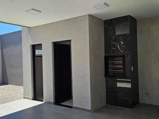 Sobrado para venda em Fazenda Velha de 190.00m² com 3 Quartos, 1 Suite e 2 Garagens