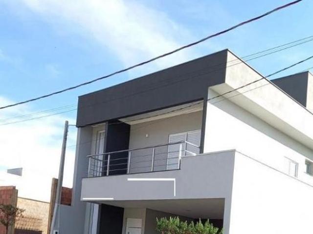Sobrado para venda em Faixa Azul de 275.00m² com 3 Quartos, 1 Suite e 4 Garagens