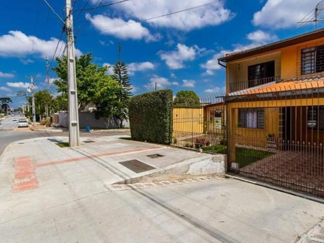 Sobrado para venda em Fanny de 127.00m² com 3 Quartos, 1 Suite e 3 Garagens