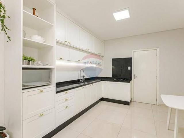 Sobrado para venda em Fanny de 177.00m² com 3 Quartos, 1 Suite e 2 Garagens