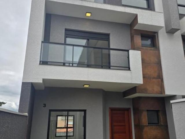 Sobrado para venda em Fanny de 170.00m² com 3 Quartos, 1 Suite e 2 Garagens