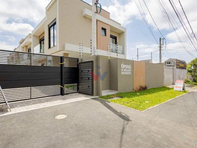 Sobrado para venda em Hauer de 119.00m² com 3 Quartos, 1 Suite e 1 Garagem