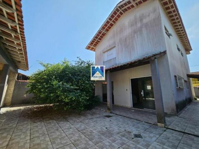 Sobrado para venda em Indaiá de 263.00m² com 4 Quartos, 2 Suites e 4 Garagens