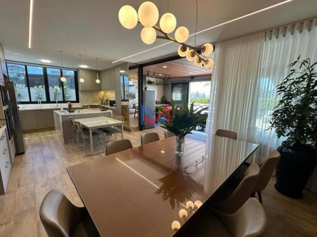 Sobrado para Venda em Indaiatuba, Villa dos Pinheiros, 4 dormitórios, 4 suítes, 6 banheiros, 4 vagas