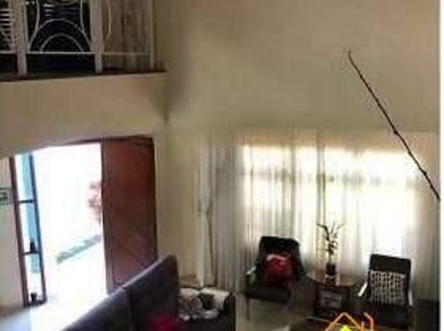 Sobrado para venda em Independência de 460.00m² com 4 Quartos, 4 Suites e 8 Garagens