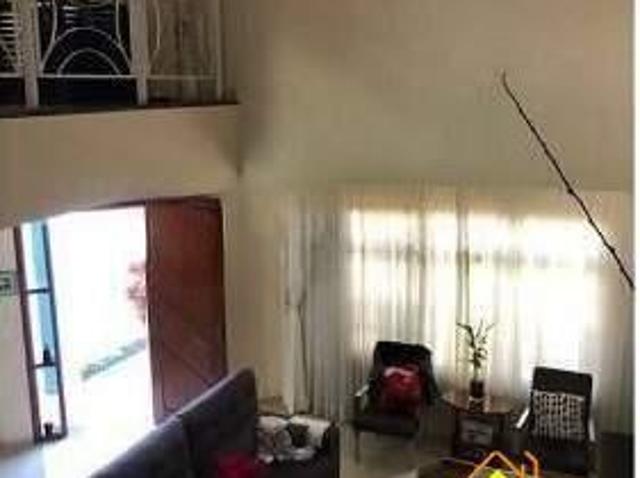 Sobrado para venda em Independência de 460.00m² com 4 Quartos, 4 Suites e 8 Garagens