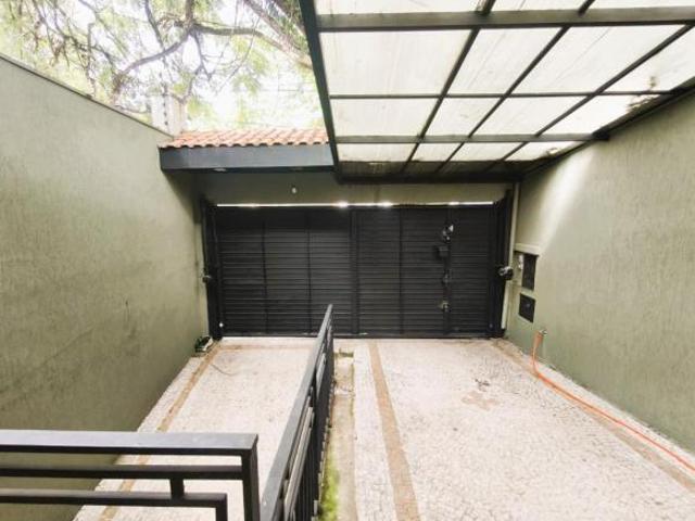 Sobrado para venda em Indianópolis com 3 quartos, sendo 1 suíte, 303m²