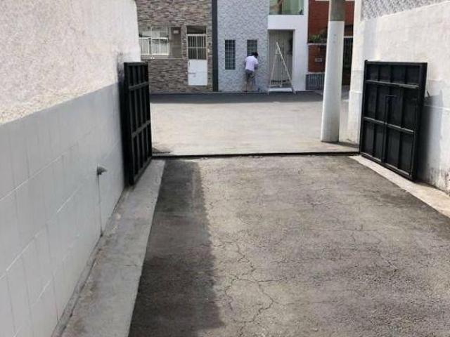 Sobrado para venda em Ipiranga de 195.00m² com 4 Quartos, 1 Suite e 4 Garagens