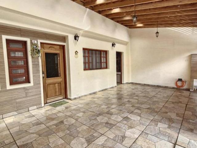 Sobrado para venda em Jaçanã com 4 quartos, sendo 1 suíte, 142m²