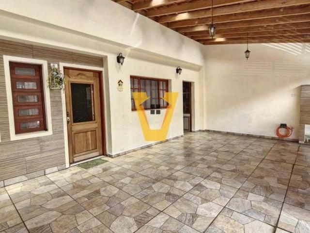 Sobrado para venda em Jaçanã com 4 quartos, sendo 1 suíte, 142m²