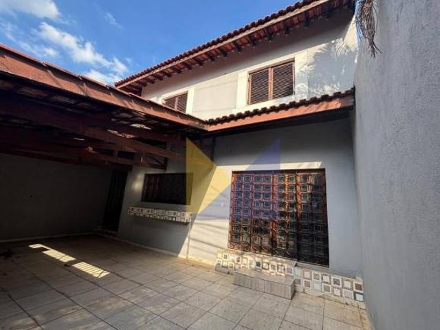 Sobrado para venda e aluguel em Jardim Maia de 290.00m² com 4 Quartos, 1 Suite e 3 Garagens