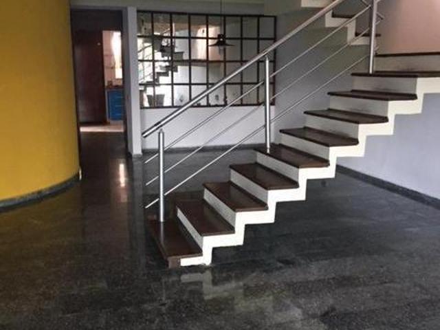 Sobrado para venda em Jardim Maia de 350.00m² com 4 Quartos e 3 Garagens
