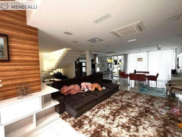 Sobrado para venda em Jardim Mariluz de 398.00m² com 3 Quartos, 3 Suites e 4 Garagens