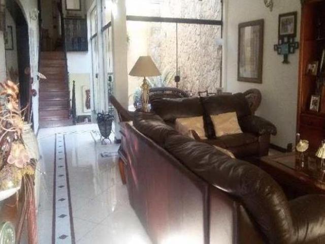 Sobrado para venda em Jardim Maringá de 329.00m² com 3 Quartos, 3 Suites e 6 Garagens