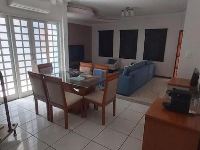 Sobrado para venda em Jardim Okinawa de 225.00m² com 4 Quartos, 3 Suites e 4 Garagens