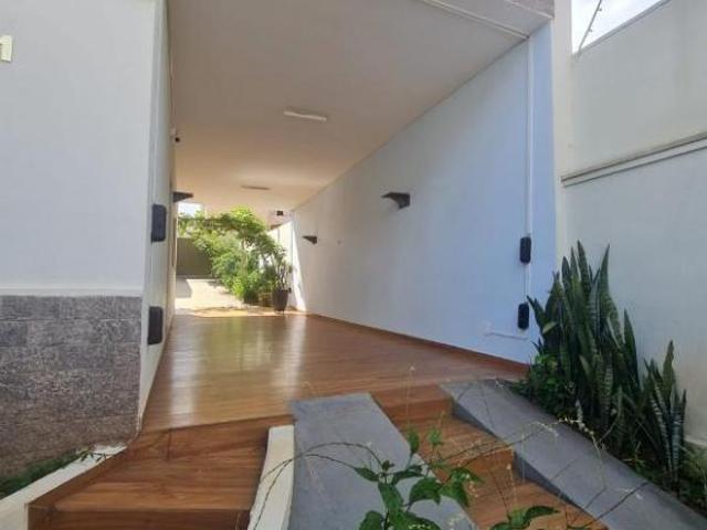 Sobrado para venda em Jardim Alvorada de 303.00m² com 3 Quartos, 1 Suite e 8 Garagens