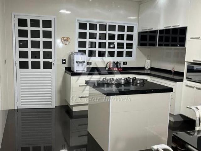 Sobrado para venda em Jardim Bom Pastor de 210.00m² com 3 Quartos, 3 Suites e 2 Garagens