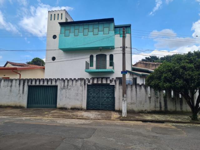 Sobrado para venda em Jardim Bonfim em Campinas São Paulo de 213.00m² com 4 Quartos, 2 Suítes e 4 Garagens