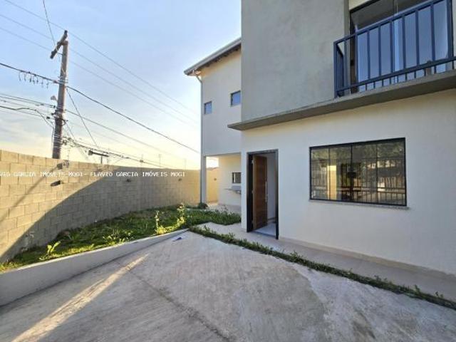 Sobrado para venda em Jardim Camila de 120.00m² com 3 Quartos, 2 Suites e 2 Garagens