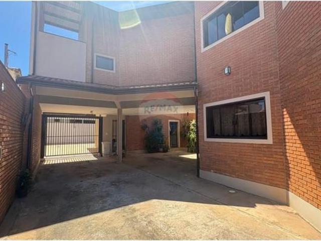 Sobrado para venda em Jardim Chácara Dos Pinheiros de 395.00m² com 2 Quartos, 2 Suites e 6 Garagens