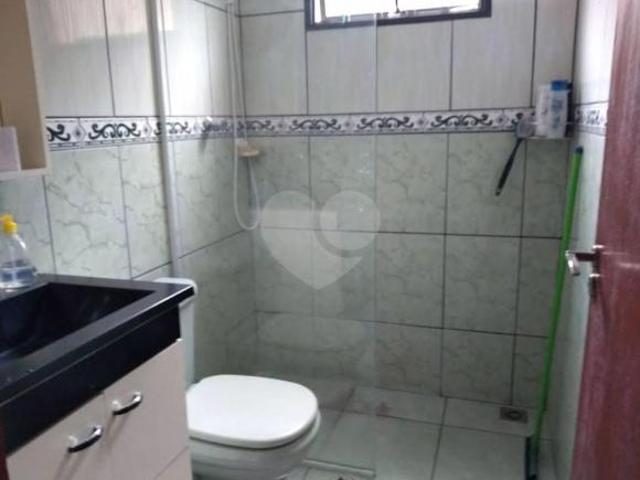 Sobrado para venda em Jardim Das Tulipas de 190.00m² com 3 Quartos, 1 Suite e 2 Garagens