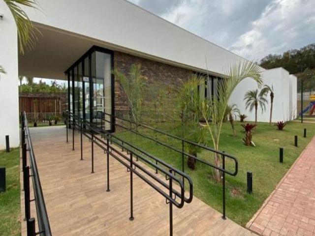 Sobrado para venda em Jardim Das Samambaias de 300.00m² com 3 Quartos, 3 Suites e 4 Garagens