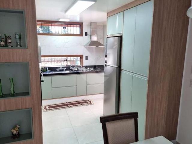 Sobrado para venda em Jardim Do Lago de 288.00m² com 3 Quartos, 1 Suite e 4 Garagens