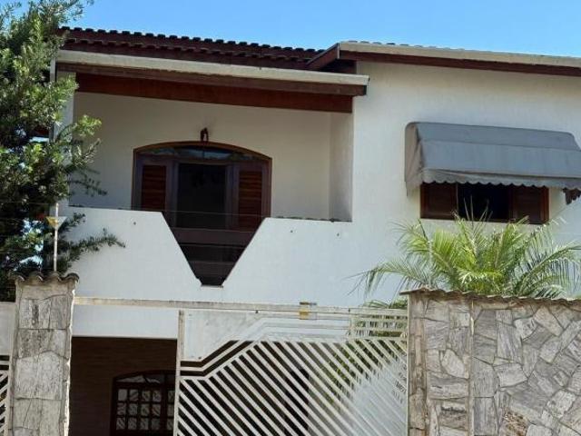 Sobrado para venda em Jardim Do Ypê de 320.00m² com 4 Quartos, 1 Suite e 3 Garagens