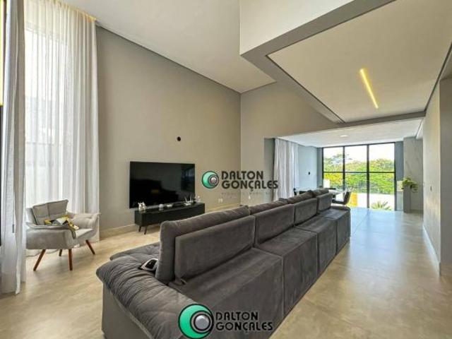 Sobrado para venda em Jardim Dos Lagos de 316.00m² com 4 Quartos, 3 Suites e 4 Garagens