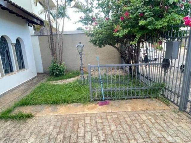 Sobrado para venda em Jardim Europa de 239.00m² com 3 Quartos, 1 Suite e 4 Garagens